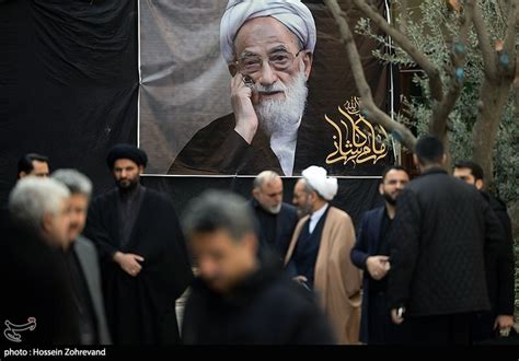 تصاویری از مراسم خاکسپاری آیت‌الله امامی کاشانی