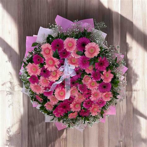Ramo Floral De 50 Gerberas Florería Iris Playa Del Carmen
