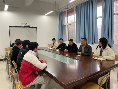 【管理学院】管理工程学院举办2023年春季应征入伍学生役前训练座谈会 青岛理工大学学生工作处（武装部）、创新创业学院
