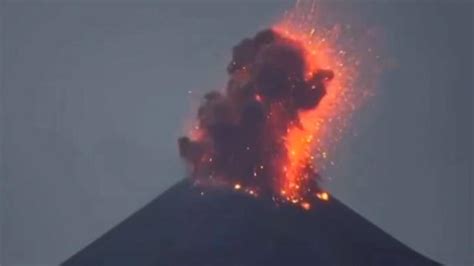 画面曝光！日本诹访之濑岛火山发生较大规模喷发日本新浪新闻