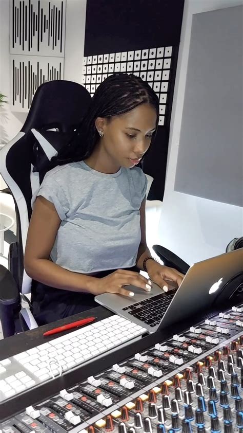 Loova Loovaofficiel • Instagram Photos And Videos