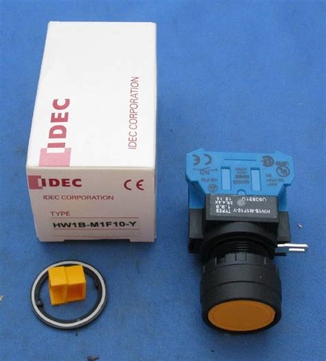 IDEC HW1B M1F10 Y Pushbutton New Process Industrial Surplus
