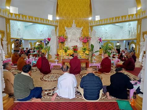 လွိုင်လင်မြို့တွင် တည်ထားကိုးကွယ်သည့် အနန္တဇိနလောကချမ်းသာစေတီတော်မြတ်ကြီး ရွှေထီးတော်တင်လှူခြင်း