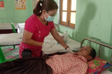 သရက်မြို့ ပြည်သူ့ဆေးရုံတွင် နိုင်ငံ့ဝန်ထမ်းအငြိမ်းစားများအား ကျန်းမာရေးစစ်ဆေးပေးပြီး ဆေးကုသမှုမ