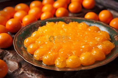 盘中的咸蛋黄高清图片下载 正版图片600256376 摄图网