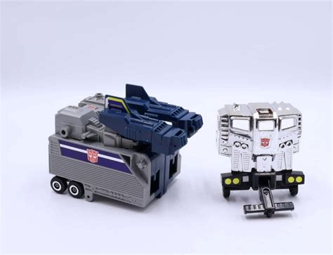 Powermaster Optimus Prime Apex Armor 100 Complete Hasbro Reissue G1