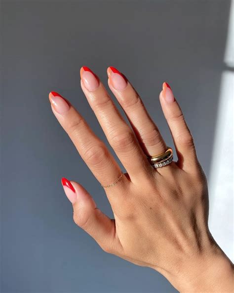 40 Oval Nail Designs That Ll Convince You To Round Your Edges Trendy