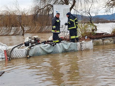FOTO STANJE U HRVATSKOJ KOSTAJNICI SE STABILIZIRA U Obrani Od