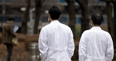 전문의 꿈 미련없이 접었다 전공의 단체 대표도 사직서 제출