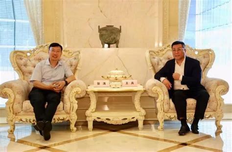 张涛还介绍了泰安市在区位交通、文化底蕴、产业基础、人才科技、特产资源方面的优势。