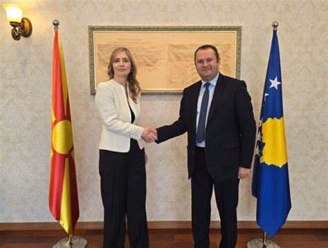 ЦЕНТРАЛНИТЕ БАНКИ НА Р С МАКЕДОНИЈА И КОСОВО ПОТПИШАА МЕМОРАНДУМ ЗА СОРАБОТКА Гласот на Европа