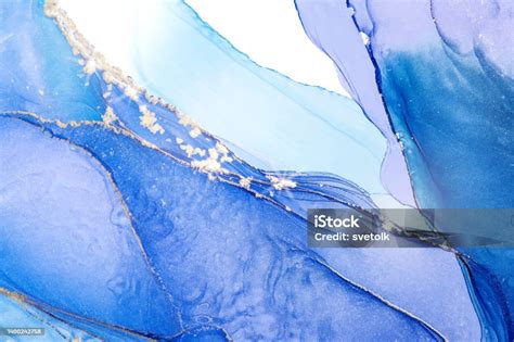 골드 라인로얄 시안 민트 액체 대리석 수채화 배경 청록색 대리석 알코올 잉크 그리기 효과 브론즈 브러쉬 스트로크가 있는 현대식 리퀴드 페인팅 텍스처 추상적인에 대한 스톡