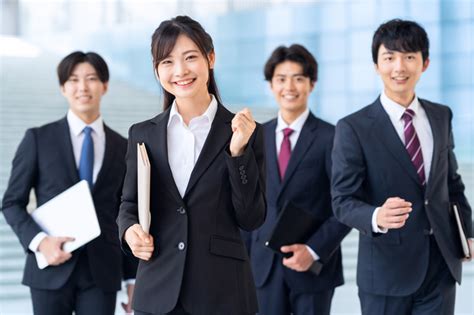 目標やスローガンの意義とは?【企業が掲げるスローガンをご紹介します】|グローバル採用ナビ 目標やスローガンの意義とは?【企業が掲げるスローガンをご紹介します】|グローバル採用ナビ