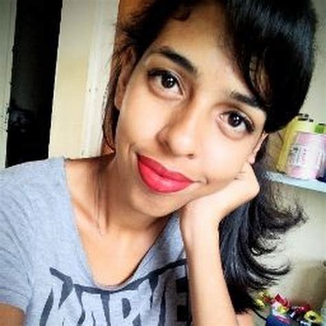 Letícia Emmory Youtube