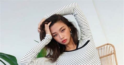 김정은 관능적 몸매 개미허리에 눈이 절로 숀 앨범 표지 모델 답네