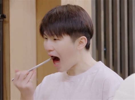 뾰카이브 ς ε on Twitter 230223 인더숲2 EP 6 우지 호시 먹는 모습 흐뭇하게 보는 먕먕