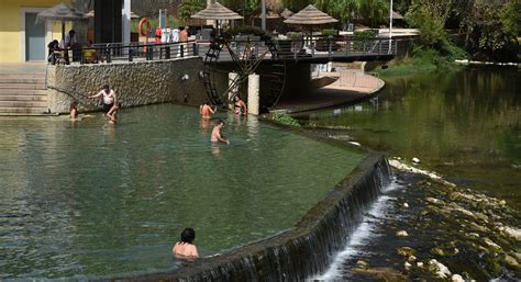 Banho de natureza no passadiço e praia fluvial de Agroal Portugal
