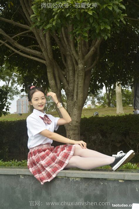 初夏女神 NO 099 双双 大红JK套 130P 1V4 98GB 套图岛
