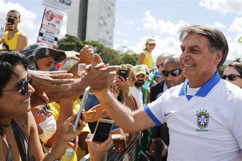 Bolsonaro Feliz Por Las Manifestaciones Contra Las Cuarentenas En