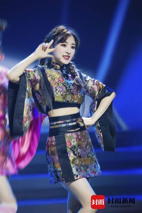乘风破浪的姐姐⑦丨张含韵：命运无常把你拍到谷底，就地爬起不负自己 封面新闻