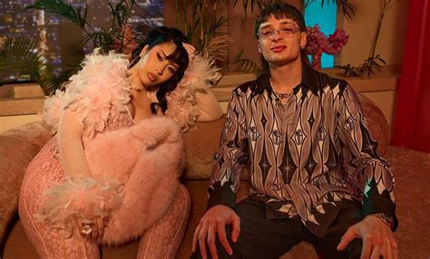 Canta Kali Uchis Igual Que Un ángel En Video Con Peso Pluma