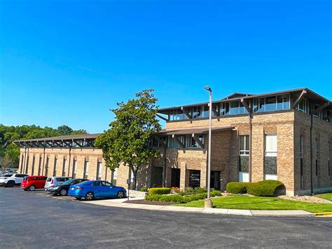 8900 State Line Rd Leawood Ks 66206 Loopnet