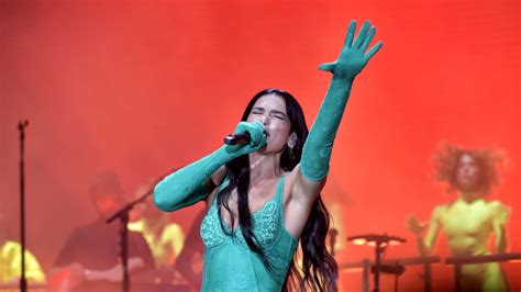 Dua Lipa En Buenos Aires Un Show Sexy Al Desnudo Y Con Guiños Al