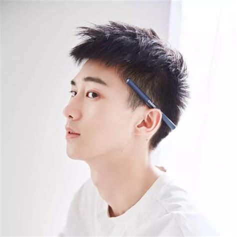 青少年发型图片男学生 青少年的发型图片男 3 配图网