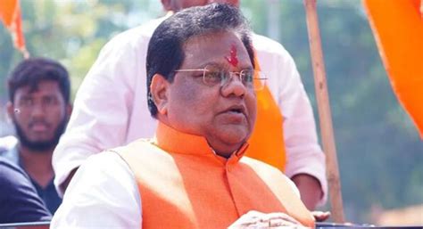 मराठा आरक्षणाचा प्रश्न अन् भडकले मंत्री तानाजी सावंत पत्रकाराला