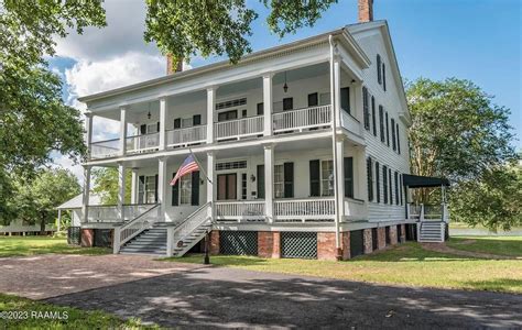 Southern Colonial Plantation House