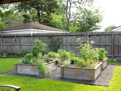 Whats The Best Raised Bed Layout For Your Space • Gardenary