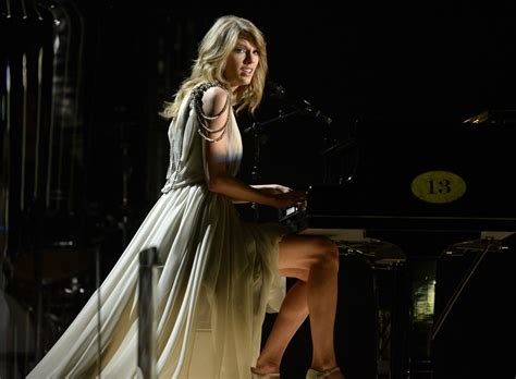 Taylor Swift Wears Gucci At 56th Annual Grammy Awards January 2014