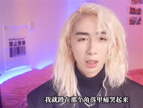 25岁男网红自曝肝癌晚期，不敢告诉父母，结果反转，网友愤怒了视频男生癌症