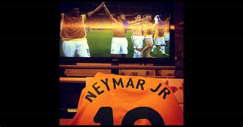 Bruna Marquezine elogia Neymar após jogo do Brasil Meu orgulho Purepeople