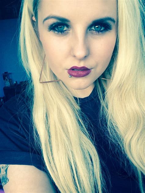 Blonde With Red Lips Blonde Red Lips Lips