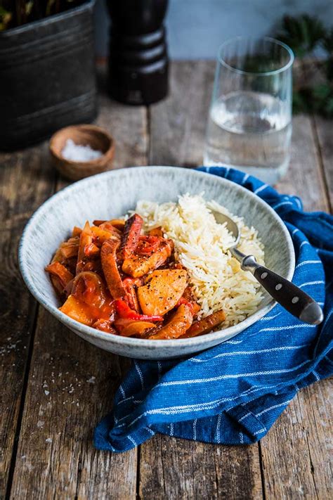 Falukorvspanna med curry ananas och krossade tomater Landleys Kök