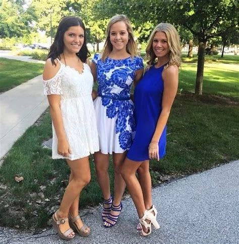 3 Sorority Girls Scrolller