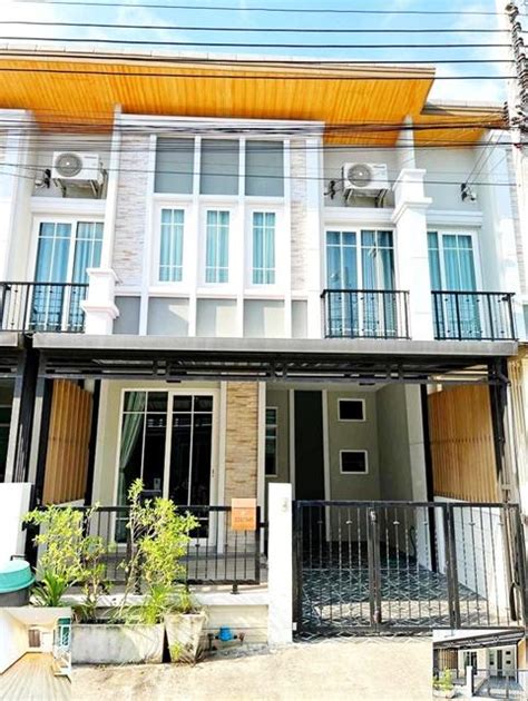 ให้เช่าทาวน์เฮาส์ 2 ชั้น เฟอร์ 16ตรว 120ตรว ตลาดนัมเบอร์วัน ราม 2 3นอน ทำเลดี 2น้ำ 1จอดรถ 2แอร์