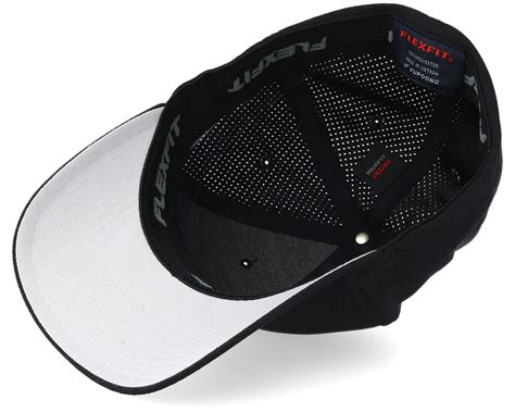 Cool & Dry Black Flexfit - Flexfit cap - Hatstore.de
