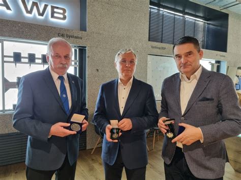 Prezesi Wb Group Piotr Wojciechowski I Adam Bartosiewicz Otrzymali