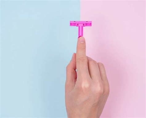 Why Women Shouldn T Shave With Men S Razor Herzindagi