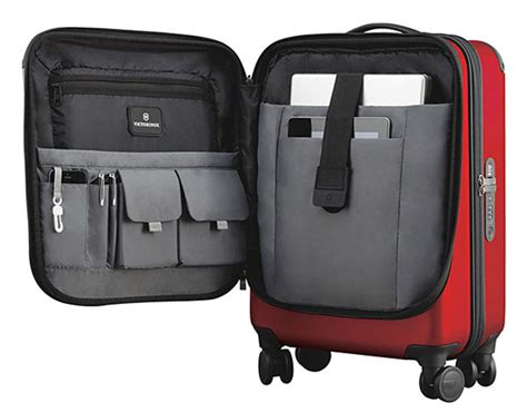 Чемодан Victorinox Spectra 2.0 с удобным органайзером для гаджетов
