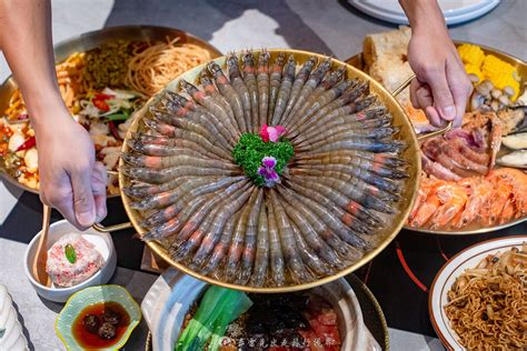 貳樓台中秀泰文心店｜直接把樹林搬進來用餐空間的台中最美森林系早午餐餐廳 布雷克的出走旅行視界