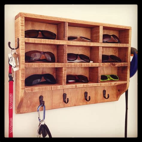 Sunglass Rackkey Holder Made From Pallets Pallet Diy Pallet Projects