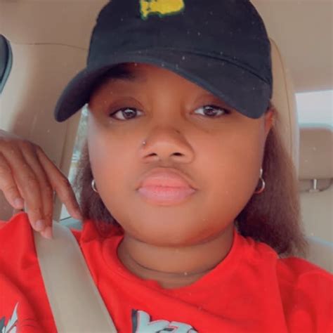 Nicole Andrena Simple Iamazing • Threads Say More