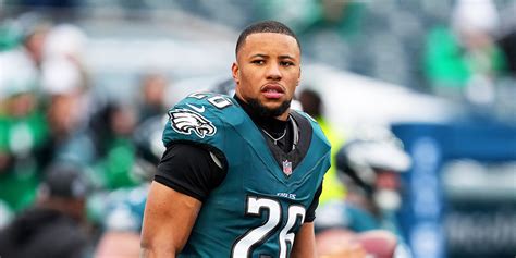 Nfl Star Saquon Barkley Is Engaged Meet His Fiancee Who Is Mom Of His