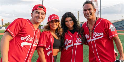 Gia Giudice Calls Out Luis Ruelas Behavior On Rhonj