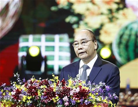 Chủ Tịch Nước Nguyễn Xuân Phúc Dự Chương Trình Xuân Quê Hương Năm 2023