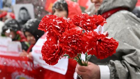 Песков заявил что аномальная погода никак не скажется на проведении парада — РТ на русском