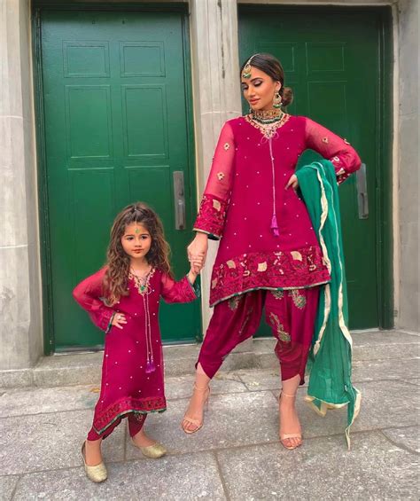 Mother Daughter Matching Outfits For Pakistani Weddings